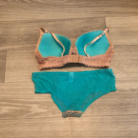 hers by herman | Intimates & Sleepwear | 38d Bra Set Green Beige Pushup ...